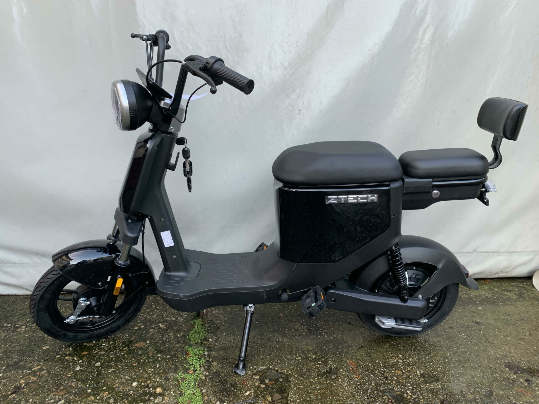 Z-Tech ZT-05A U3 Elektromos Robogó (Fekete Színben) (Kategória: L1e-B ...